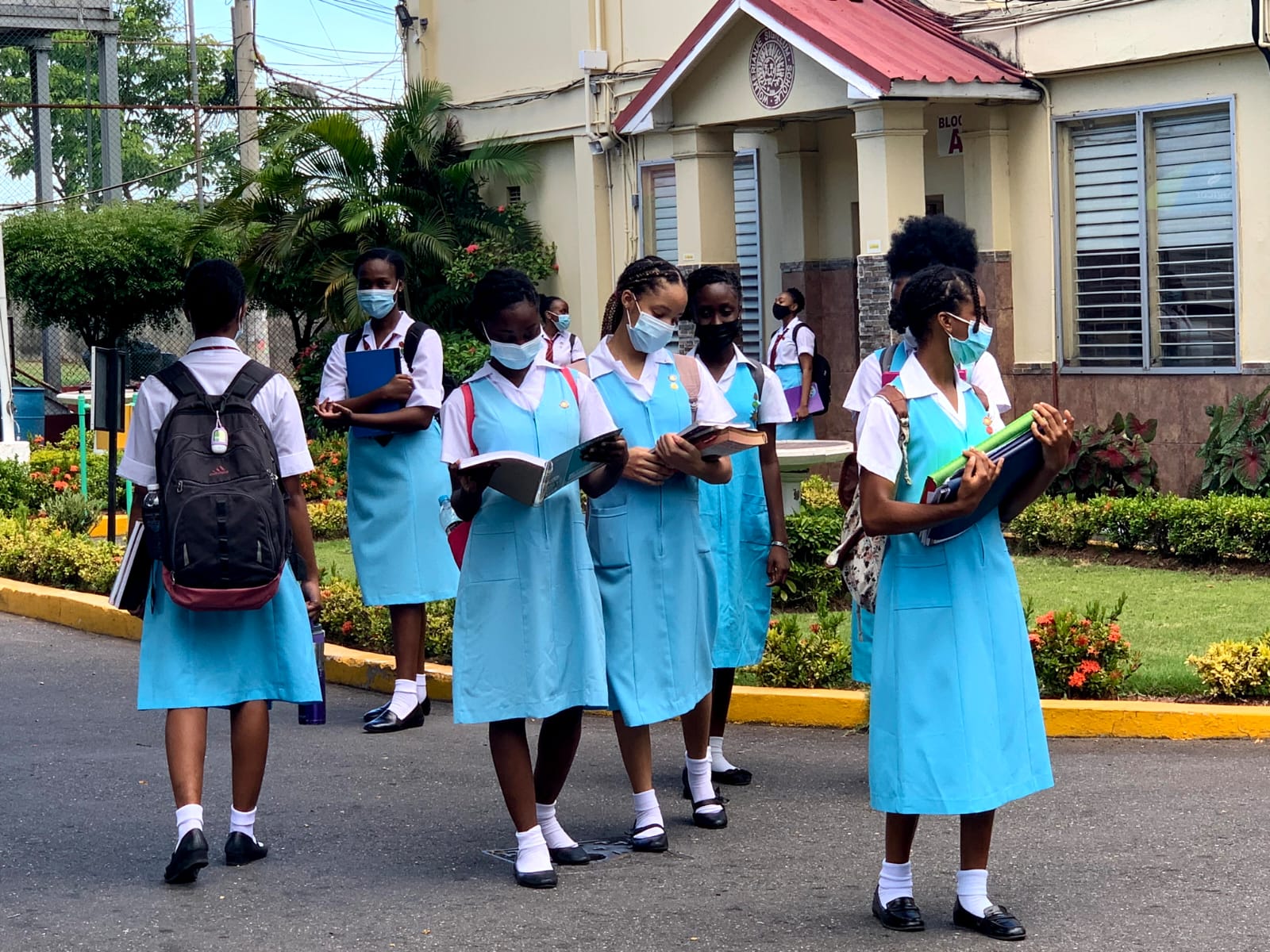 Wolmer’s Trust High School For Girls – Age Quod Agis